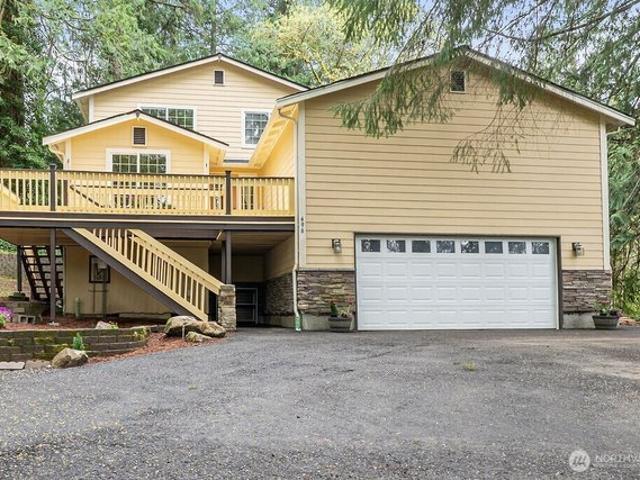 496 Pleasant Dr, Bremerton, WA 98312