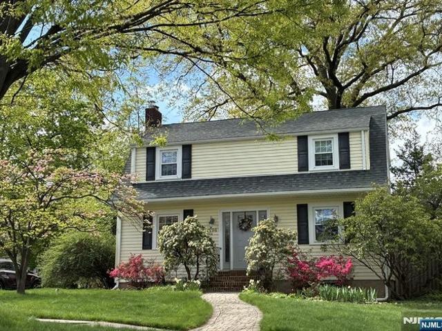 496 Tilden Ave, Teaneck, NJ 07666