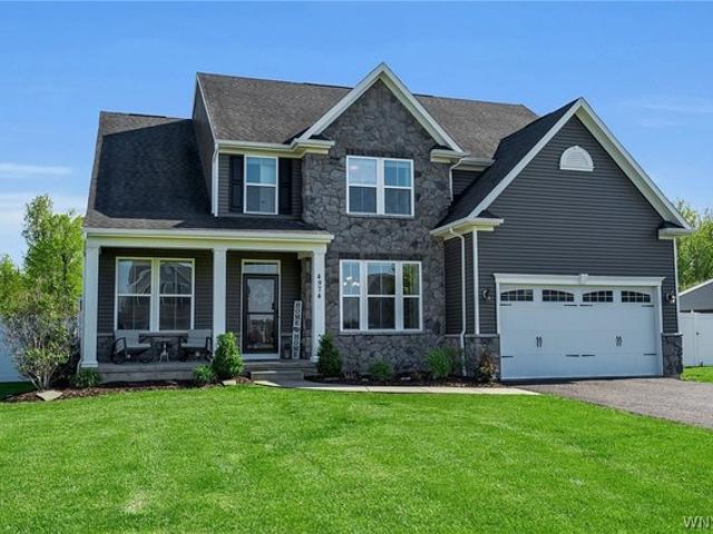 4974 Cloverleaf Ln, Lockport, NY 14094