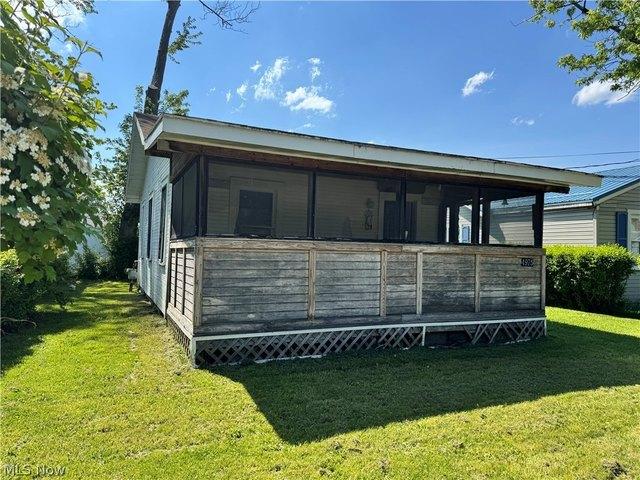 4975 Presidential Dr, Geneva On The Lake, OH 44041