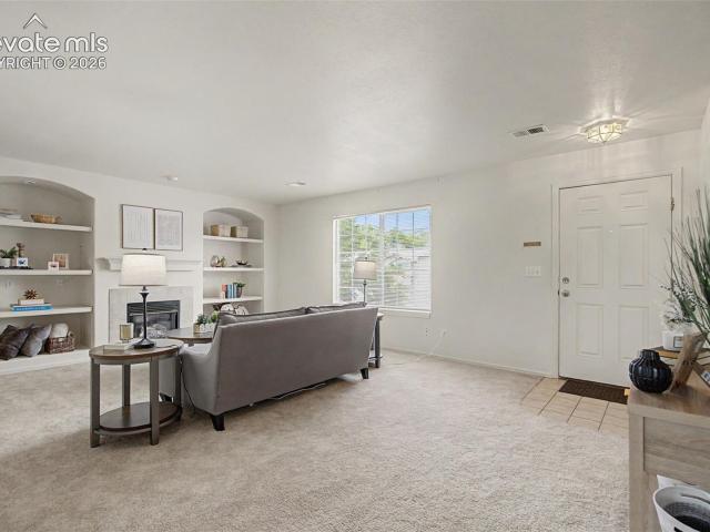 4975 Universal Heights
