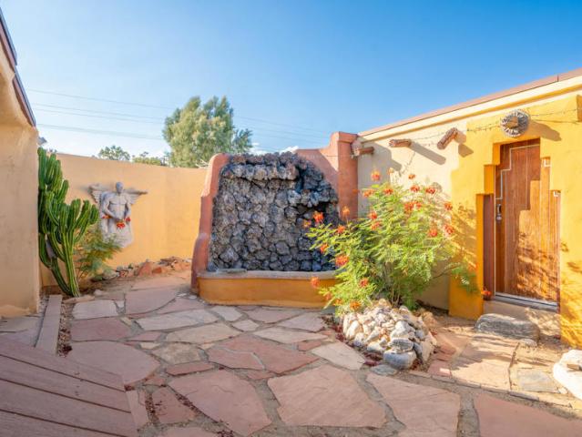 4976 Palms Highway