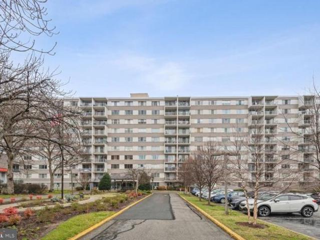 4977 Battery Ln #1 402, Bethesda, MD 20814