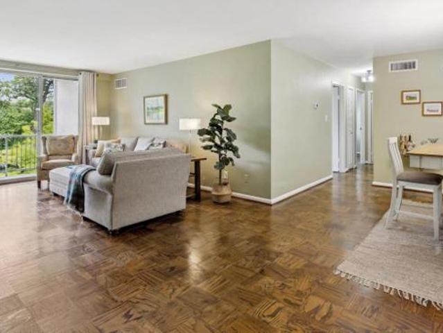 4977 Battery Ln #1 415, Bethesda, MD 20814