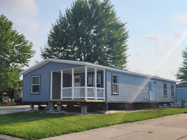 49782 Hathaway Ct, Shelby Township, MI 48315