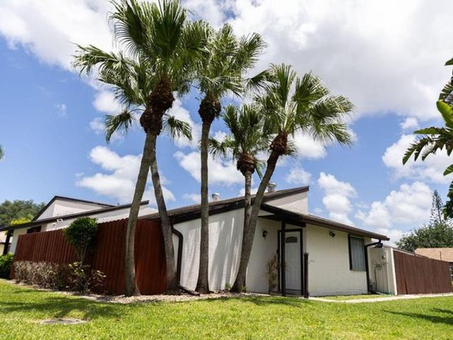 4978 Alder Dr Apt B, West Palm Beach, FL 33417
