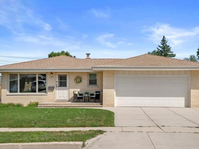 4978 S 24th St, Milwaukee, WI 53221
