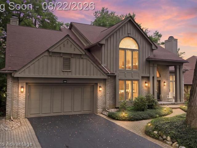 4979 Oak Hollow