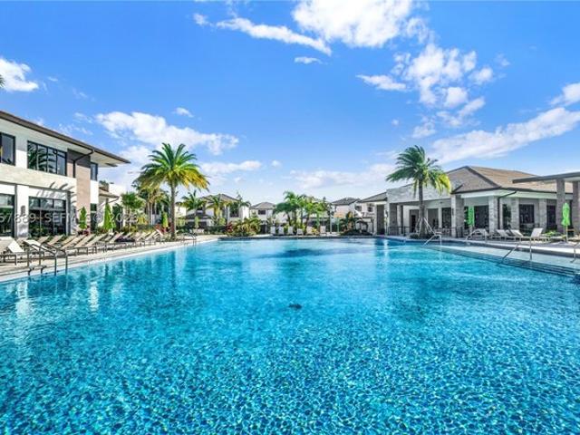4971 NW 84th Ave, Doral, FL 33166