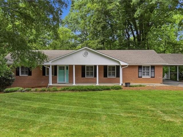 4971 Stonington Rd, Winston Salem, NC 27103