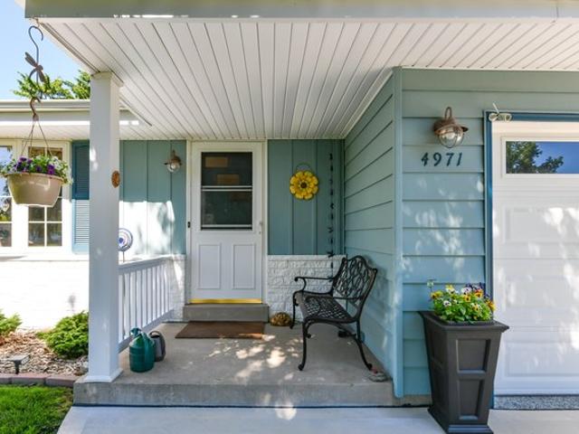 4971 S Jonathan Ln, New Berlin, WI 53151