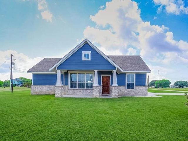 497 Arrowhead Dr, Palacios, TX 77465