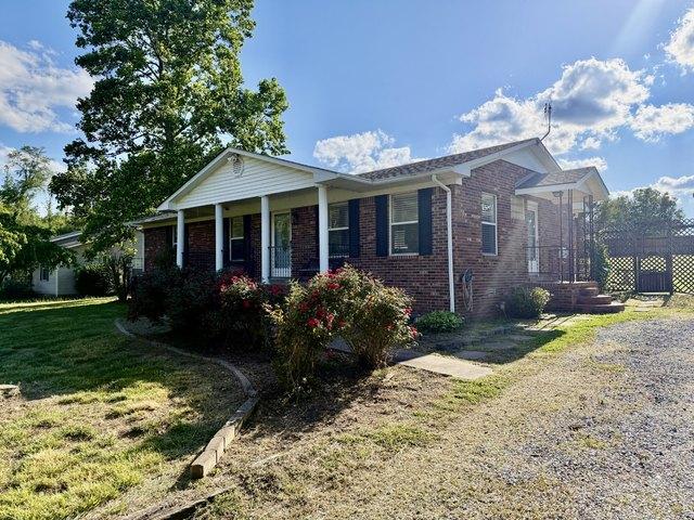 497 Belew Dr, Lawrenceburg, TN 38464