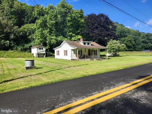 497 Dry Run Rd, Burlington, WV 26710