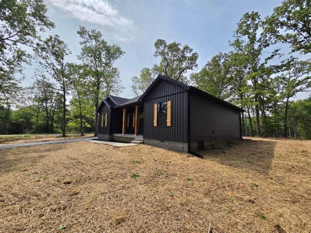 497 Hunters Circle