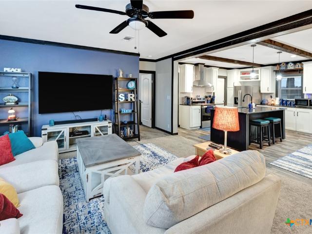 497 W Oaks