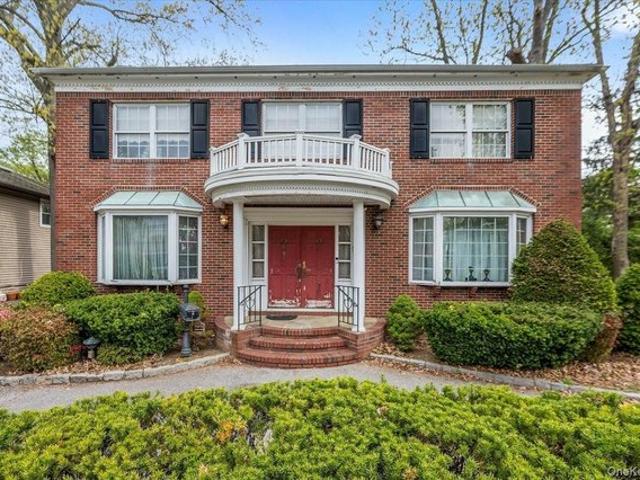 497 Tulip Ave, Floral Park, NY 11001