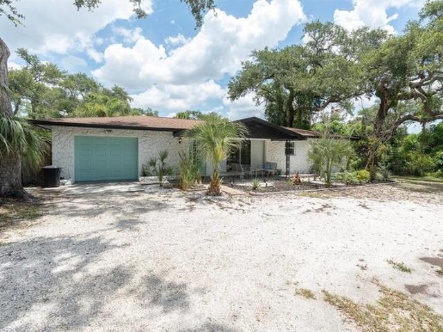 4986 Woodland Dr, Saint Petersburg, FL 33708