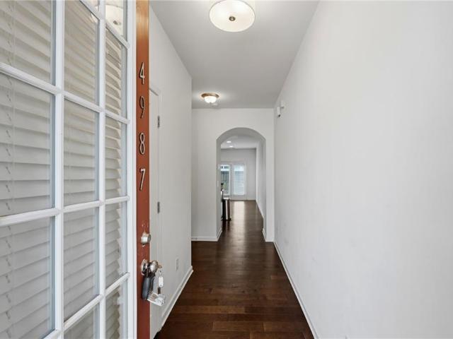 4987 Longview Walk