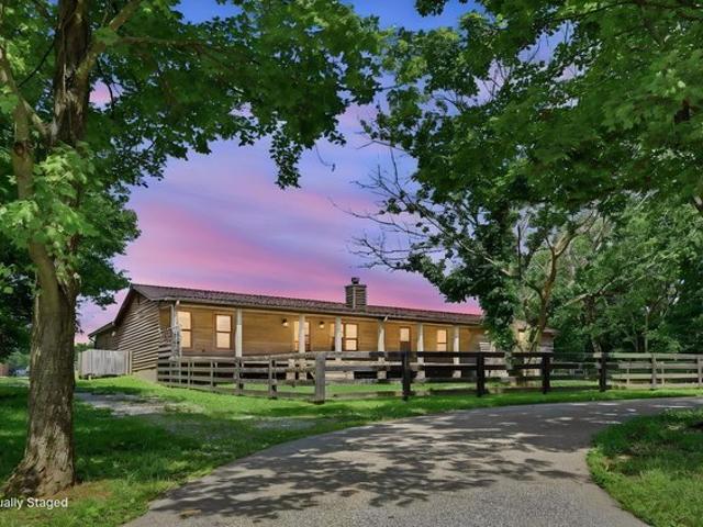 4988 A Fords Mill Rd, Versailles, KY 40383