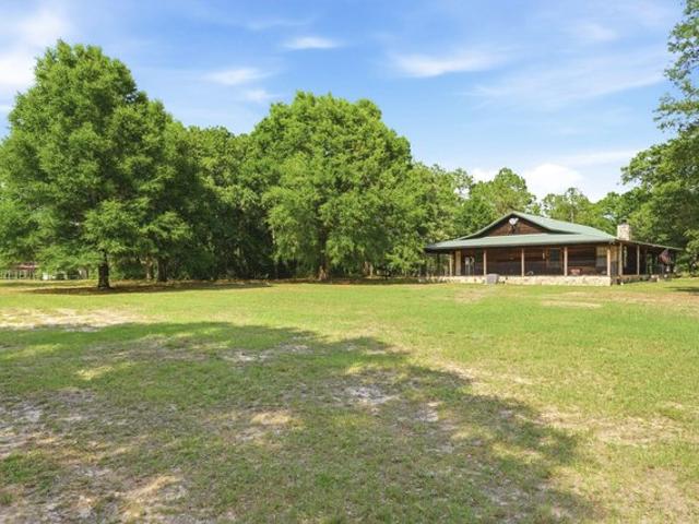 4989 Steamboat St, Milton, FL 32583
