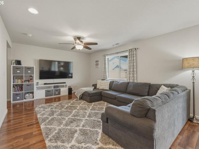 4989 skylab ave