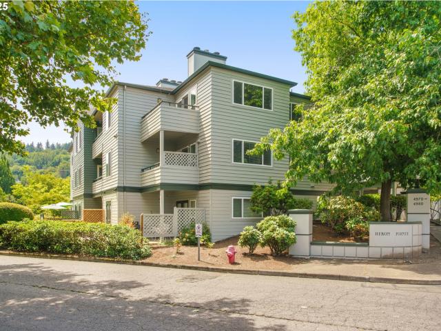 4980 S Landing Dr, Unit 301, Portland, OR 97239 | MLS #320781
