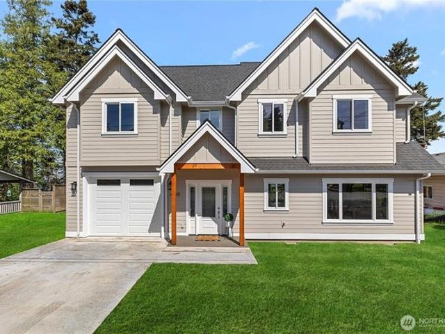 4982 Highland Dr, Blaine, WA 98230