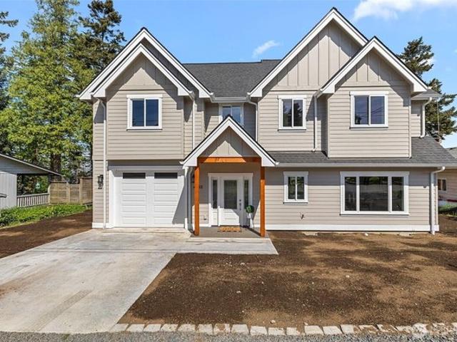 4982 Highland Dr, Blaine, WA 98230