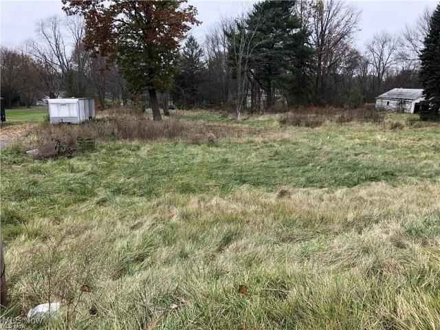 498 & 514 Niles Cortland Road SE
