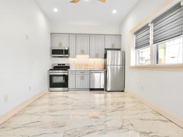 498 Avenue A # 1F