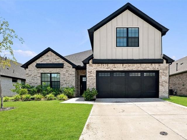 498 Oak Creek Dr, Lavon, TX 75166