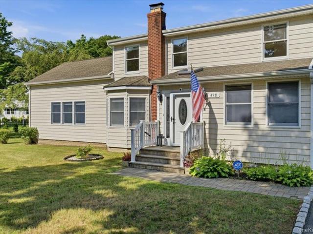 498 Miller Place Rd, Miller Place, NY 11764