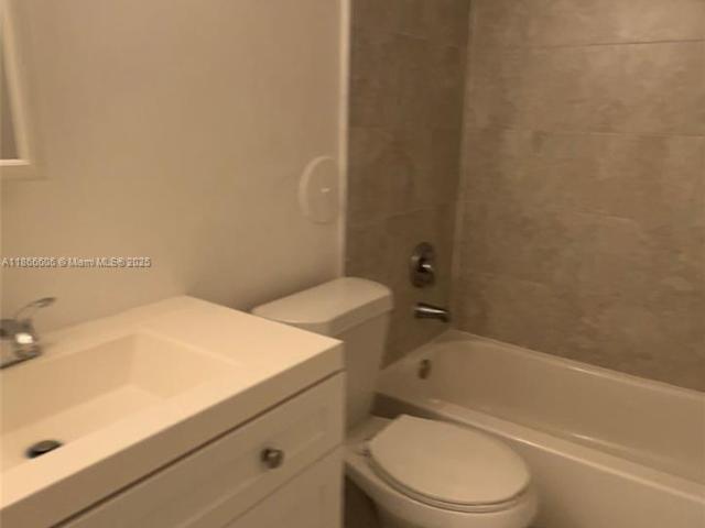 498 NW 165th St, Unit D101, Miami, FL 33169 | MLS #A11866