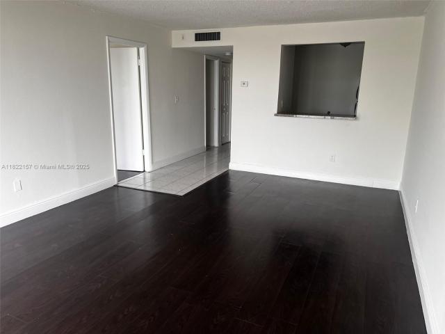 498 NW 165th St, Unit D303, Miami, FL 33169 | MLS #A11822