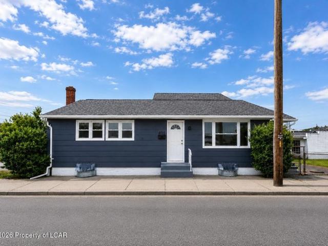 498 S Cedar St, Hazleton, PA 18201