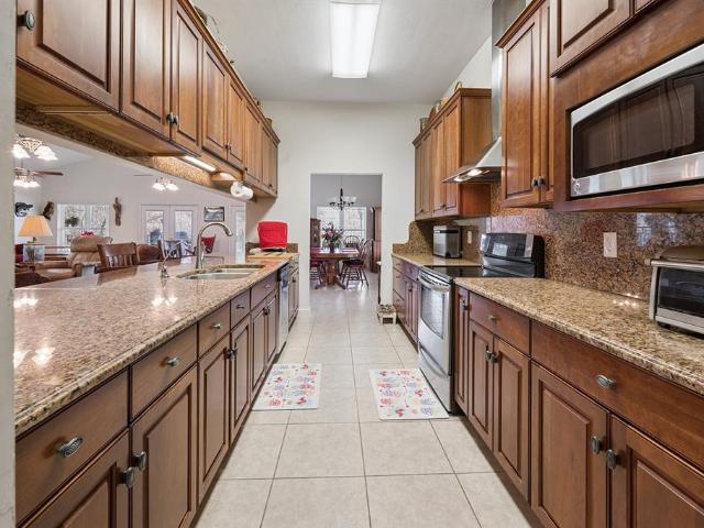 498 SW Manatee Ter, Fort White, FL 32038 | MLS #GC538291