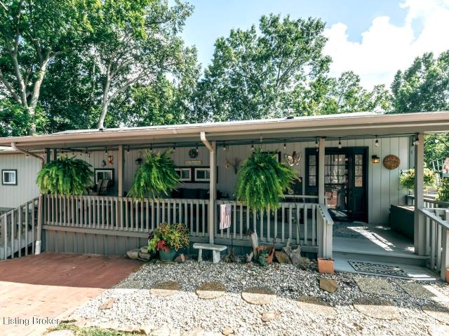 498 Rainbow Knob Ln