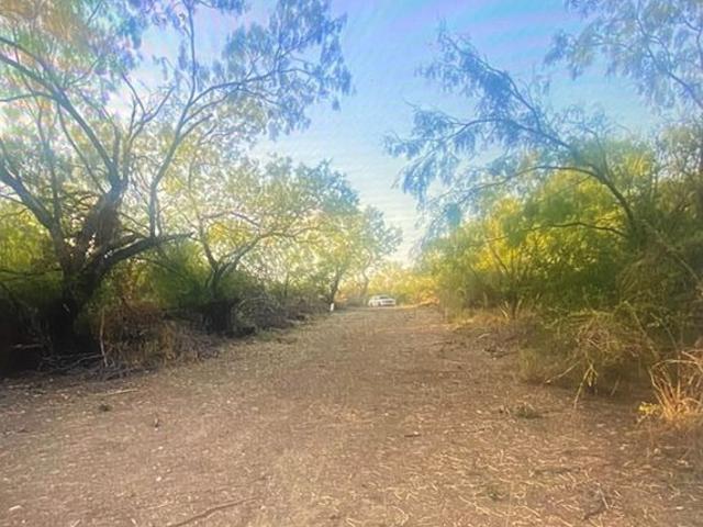 498D Chavarria Rd, Eagle Pass, TX 78852