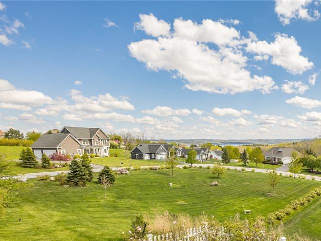 4996 Crescent Circle