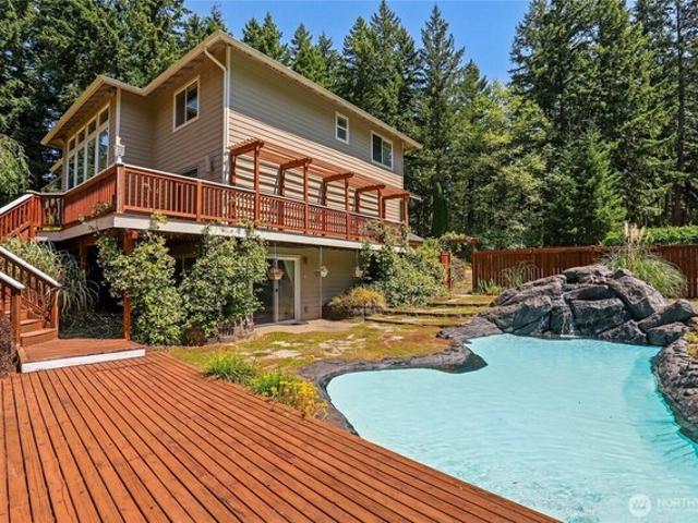 4997 SW Old Clifton Rd, Port Orchard, WA 98367