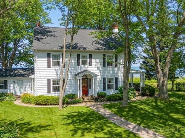 4998 Lake Shore Rd, Hamburg, NY 14075