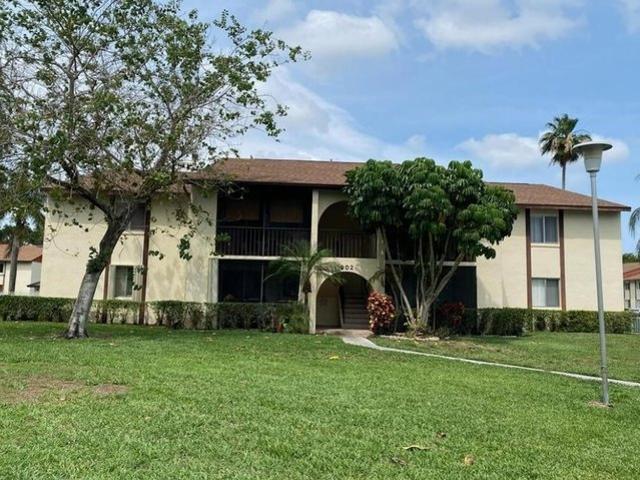 4999 Sable Pine Cir Apt D2, West Palm Beach, FL 33417
