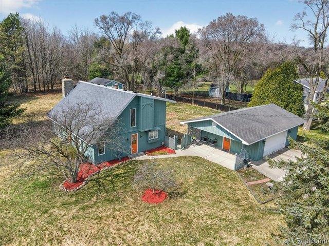 4990 Shepper Rd, Stockbridge, MI 49285