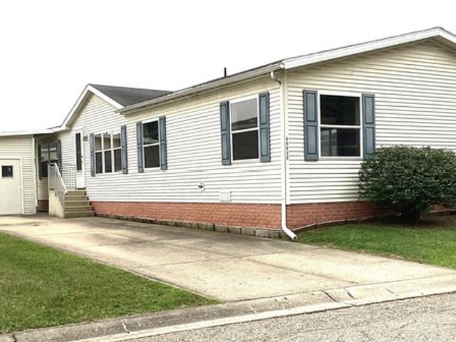 49930 Serenity Ln, Shelby Township, MI 48315