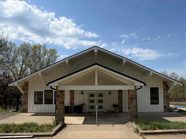 499 Freeport Rd, Freeport, PA 16229