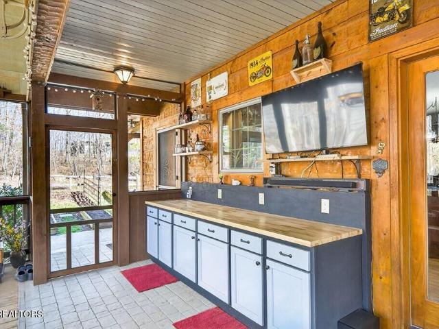 499 Hemlock Lane