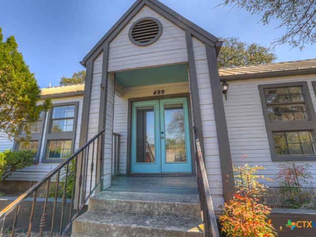 499 Lakeway