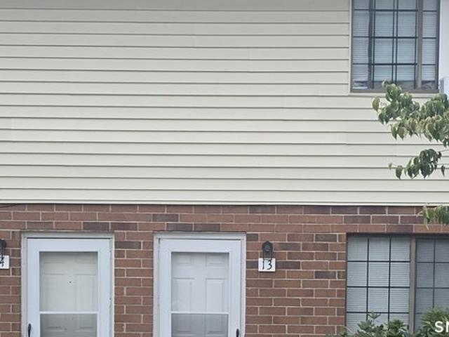 499 Scott Rd Apt 14, Waterbury, CT 06705