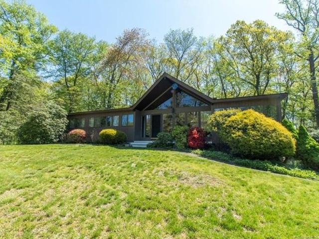 499 Wagon Trail, Orange, CT 06477